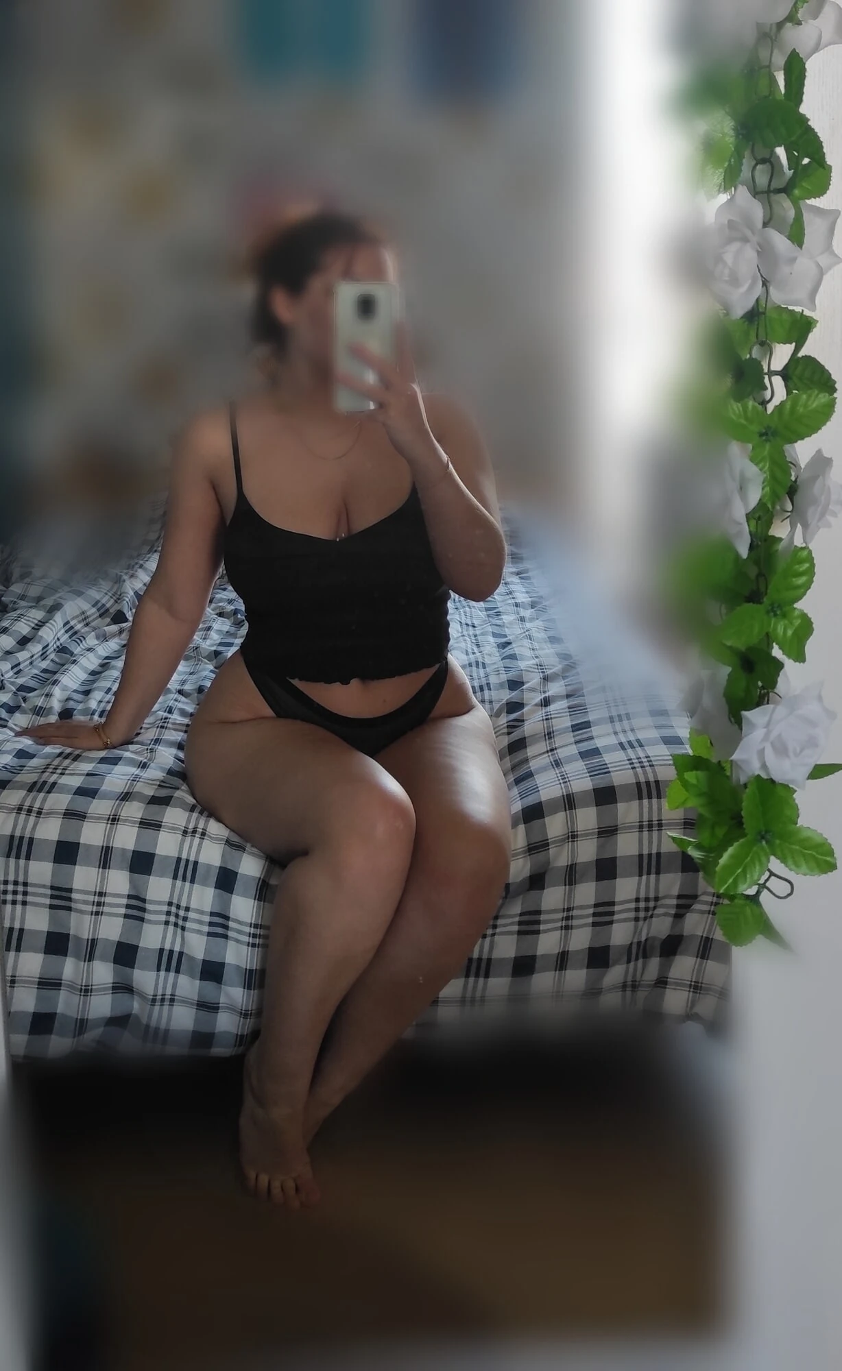 Big Hips And Butt In Bed 24 Nude Pics Xhamster