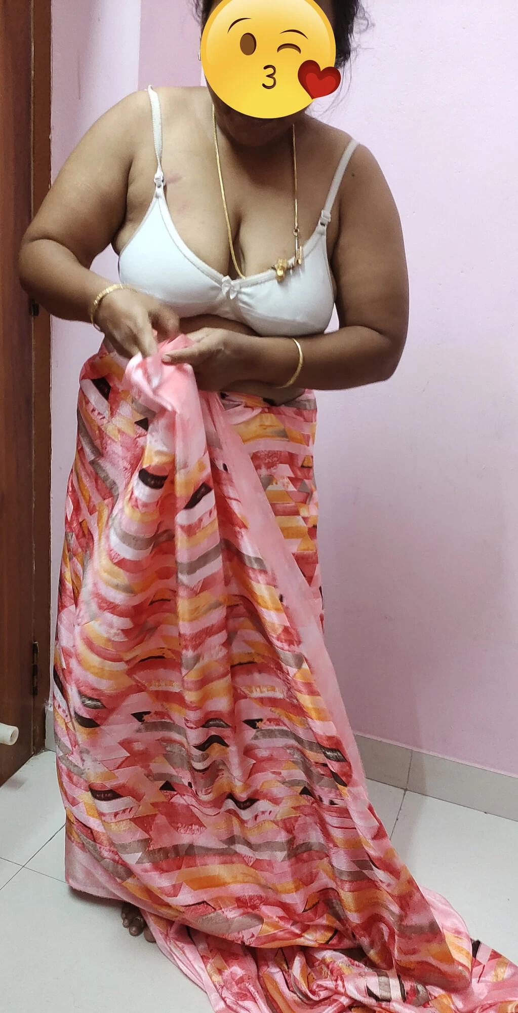 Desi Bhabhi Visaakaa Sari Blusen Sexbilder 15 Pics Xhamster