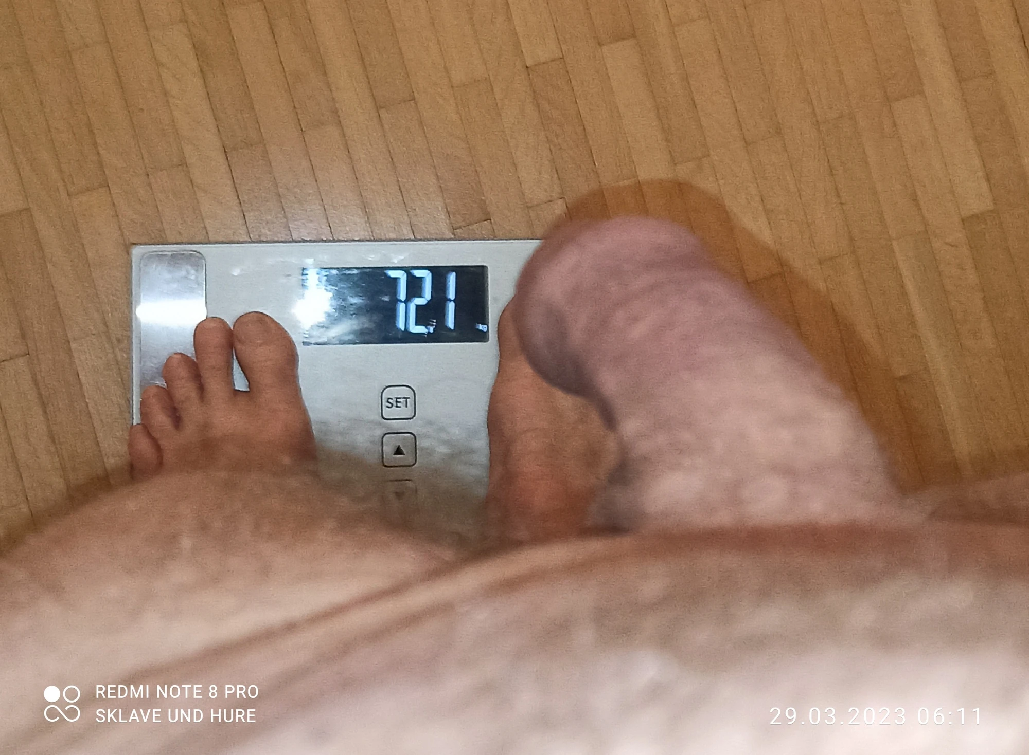 Naked In The Scale 12 Pics Xhamster