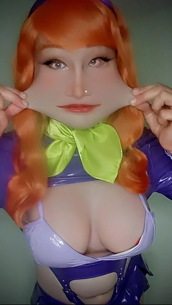 Daphne Blake Masking 23 Pics Xhamster